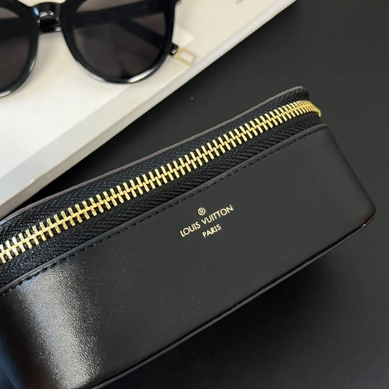 Cut-rate Louis Vuitton Glass Boxes