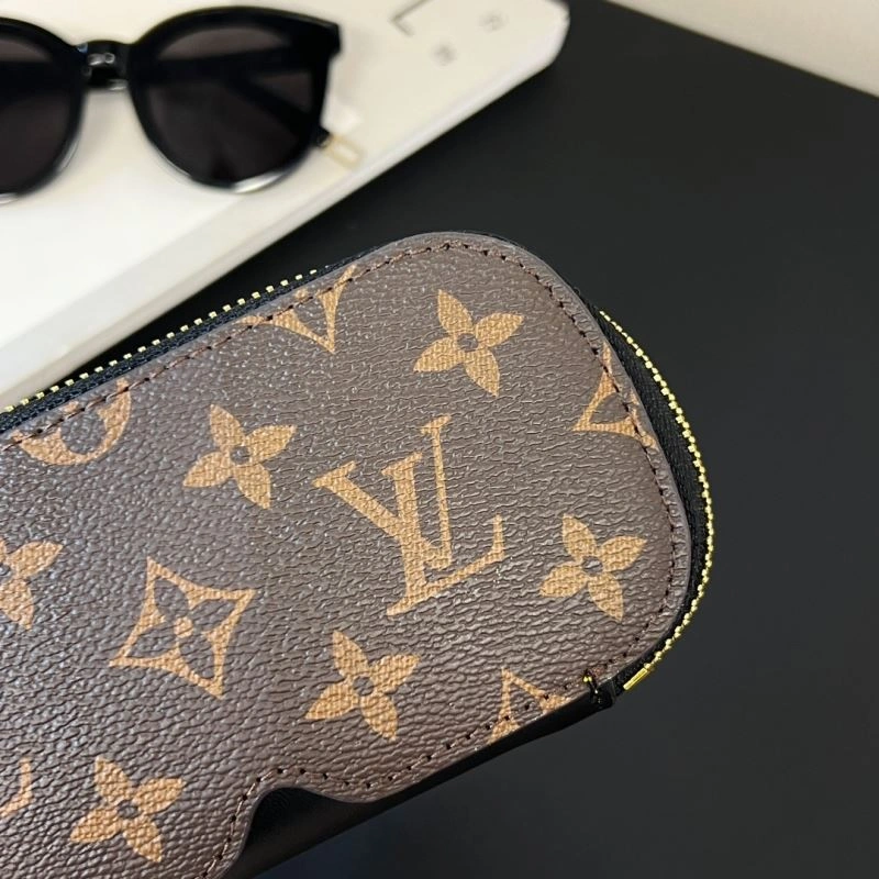 Cut-rate Louis Vuitton Glass Boxes