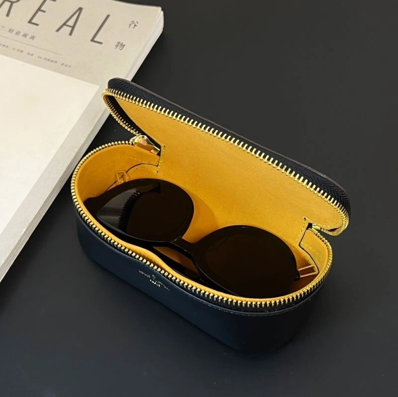Cut-rate Louis Vuitton Glass Boxes