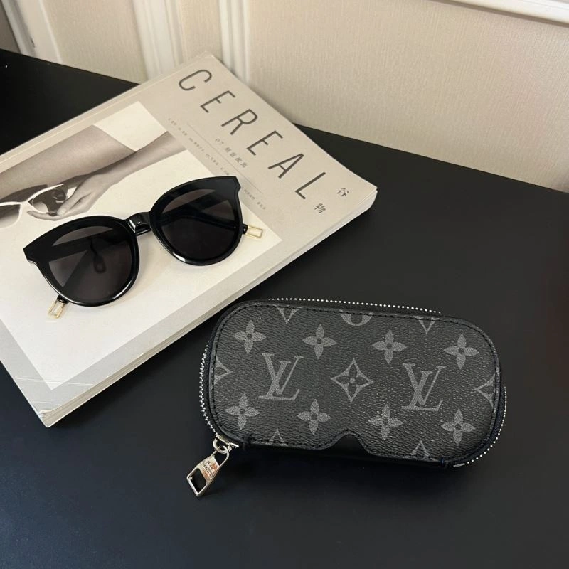 Bargain Louis Vuitton Glass Boxes