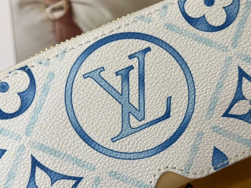 1:1 copy Louis Vuitton Glass Boxes