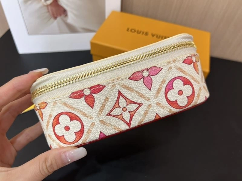 Cut-rate Louis Vuitton Glass Boxes