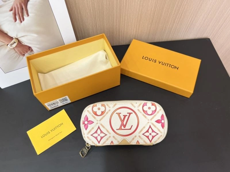 Cut-rate Louis Vuitton Glass Boxes