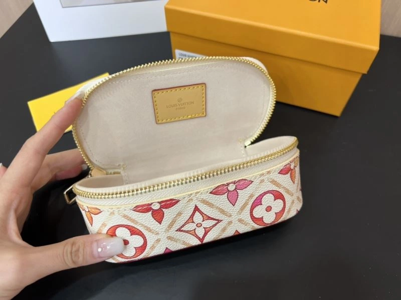 Cut-rate Louis Vuitton Glass Boxes