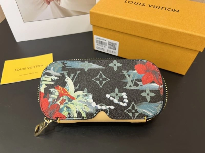 Accurate model Louis Vuitton Glass Boxes