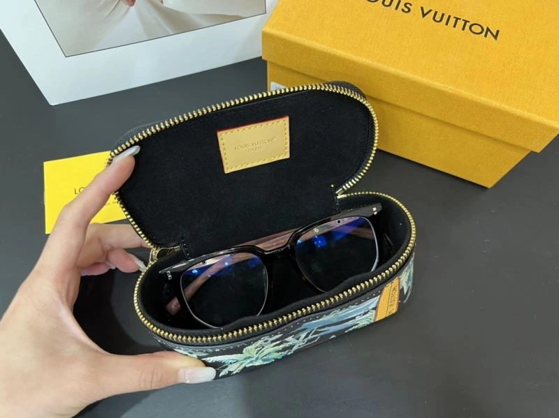 Accurate model Louis Vuitton Glass Boxes