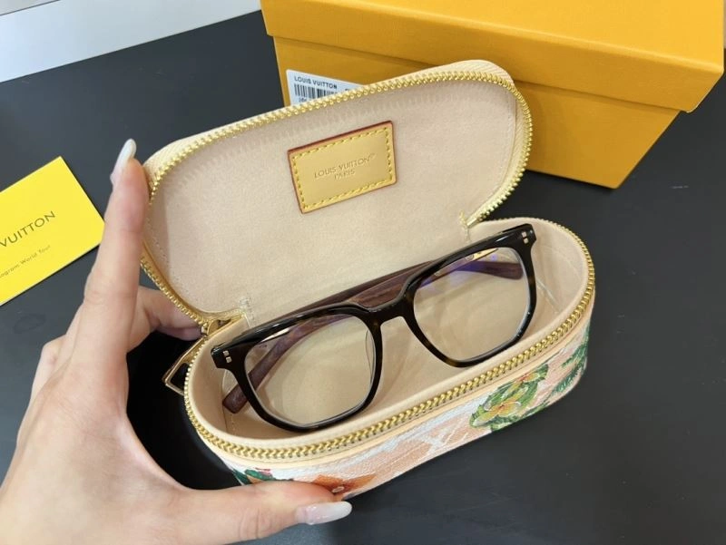 Perfect replica Louis Vuitton Glass Boxes