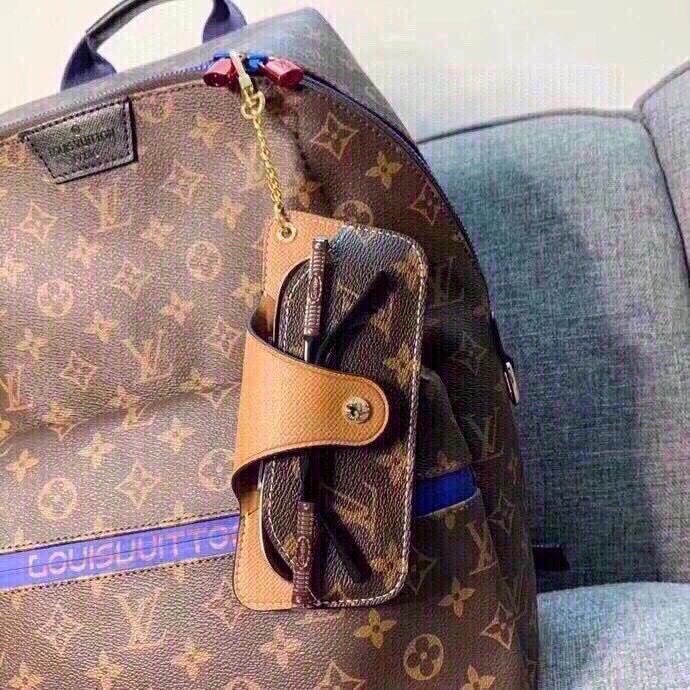 Exact replica Louis Vuitton Glass Boxes