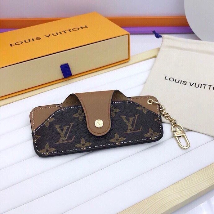 Exact replica Louis Vuitton Glass Boxes