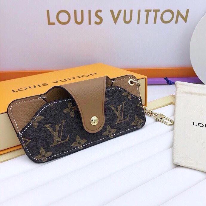 Exact replica Louis Vuitton Glass Boxes