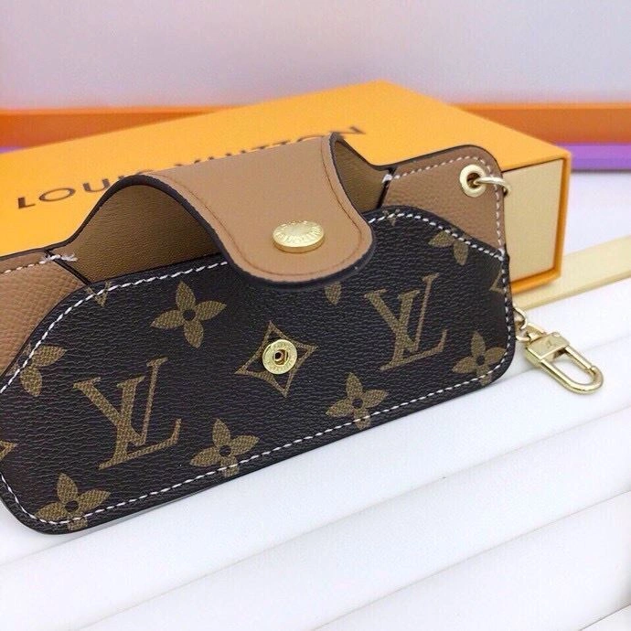 Exact replica Louis Vuitton Glass Boxes