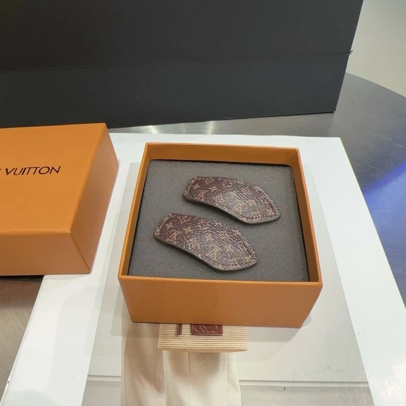 Accurate model Louis Vuitton Hair Hoop
