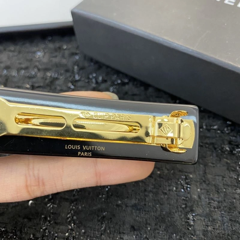 Indistinguishable Louis Vuitton Hairpins