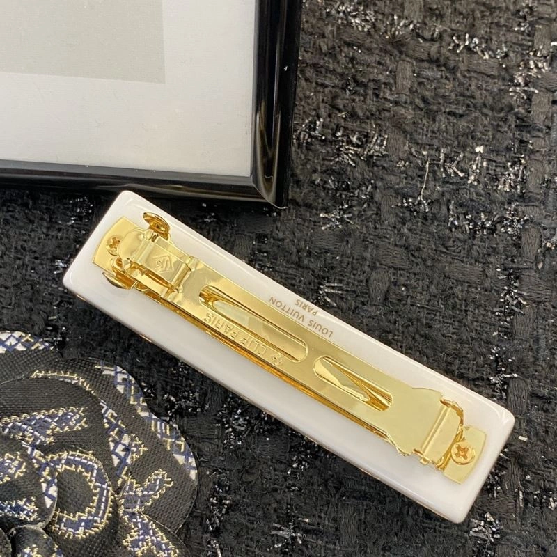 Indistinguishable Louis Vuitton Hairpins