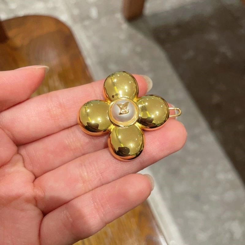 Accurate model Louis Vuitton Hairpins