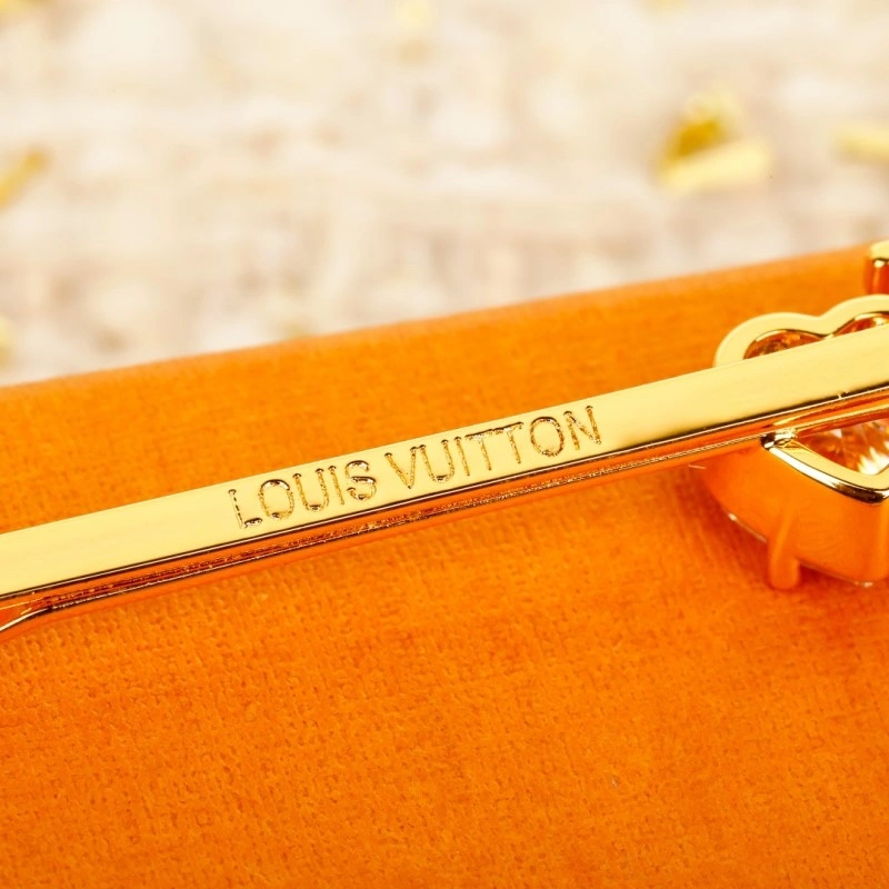 Exact replica Louis Vuitton Hairpins