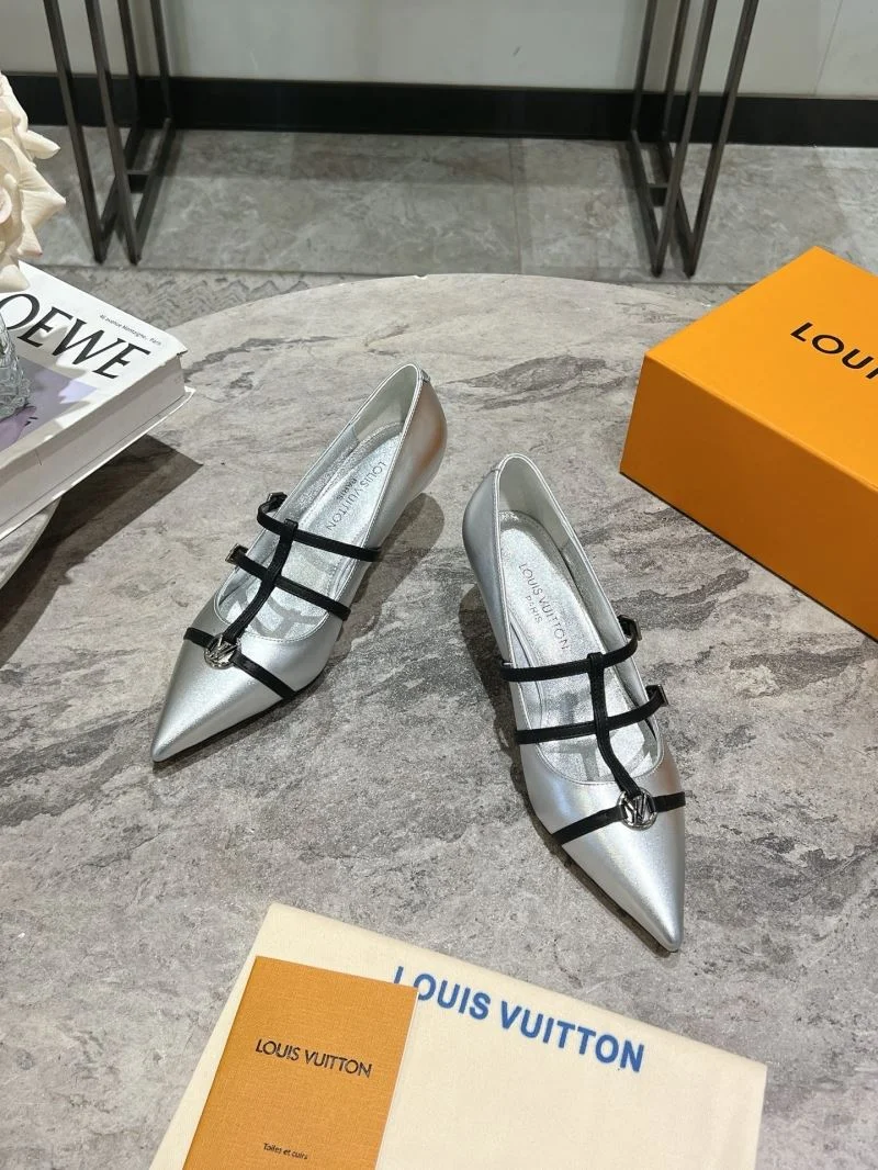 Accurate model Louis Vuitton Heeled Shoes