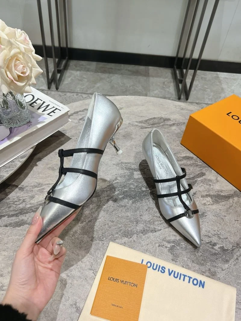 Accurate model Louis Vuitton Heeled Shoes