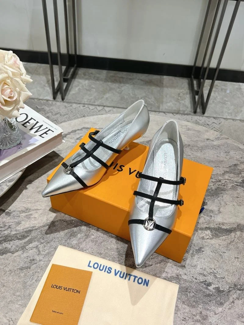 Accurate model Louis Vuitton Heeled Shoes