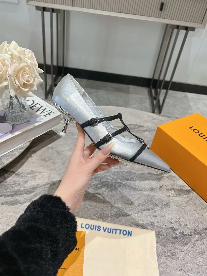 Accurate model Louis Vuitton Heeled Shoes