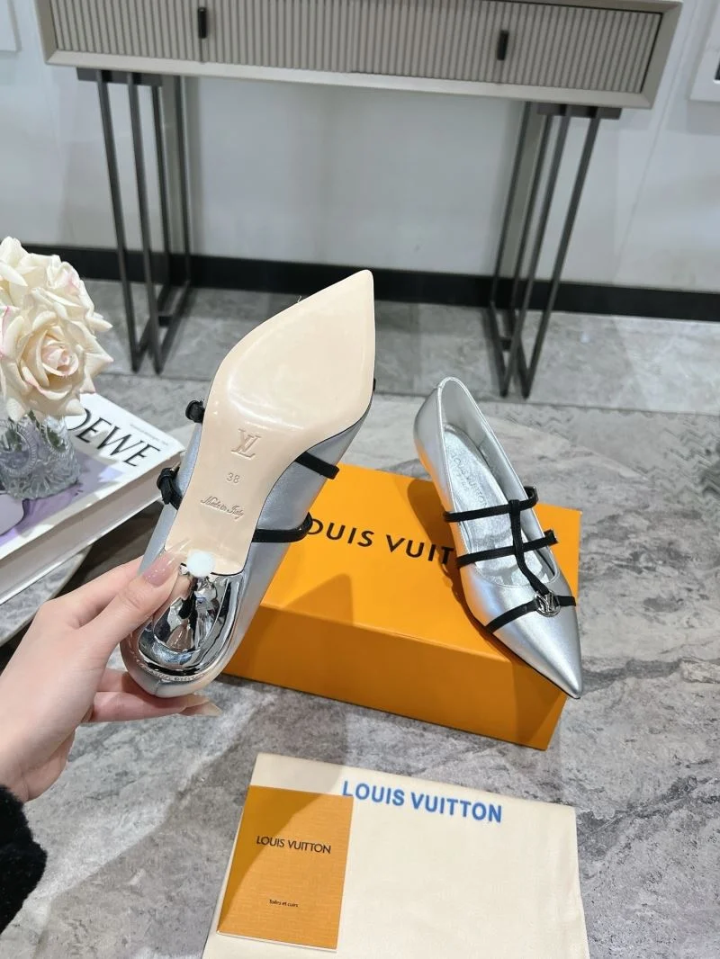 Accurate model Louis Vuitton Heeled Shoes