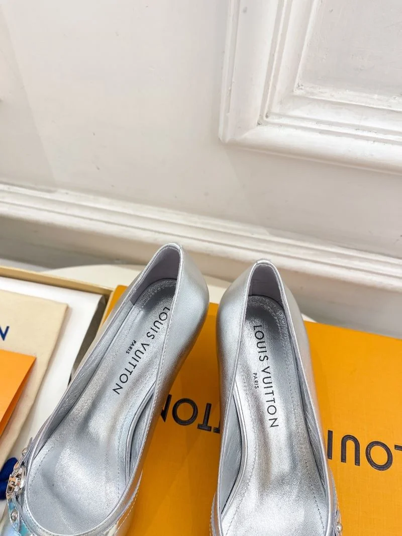Accurate model Louis Vuitton Heeled Shoes