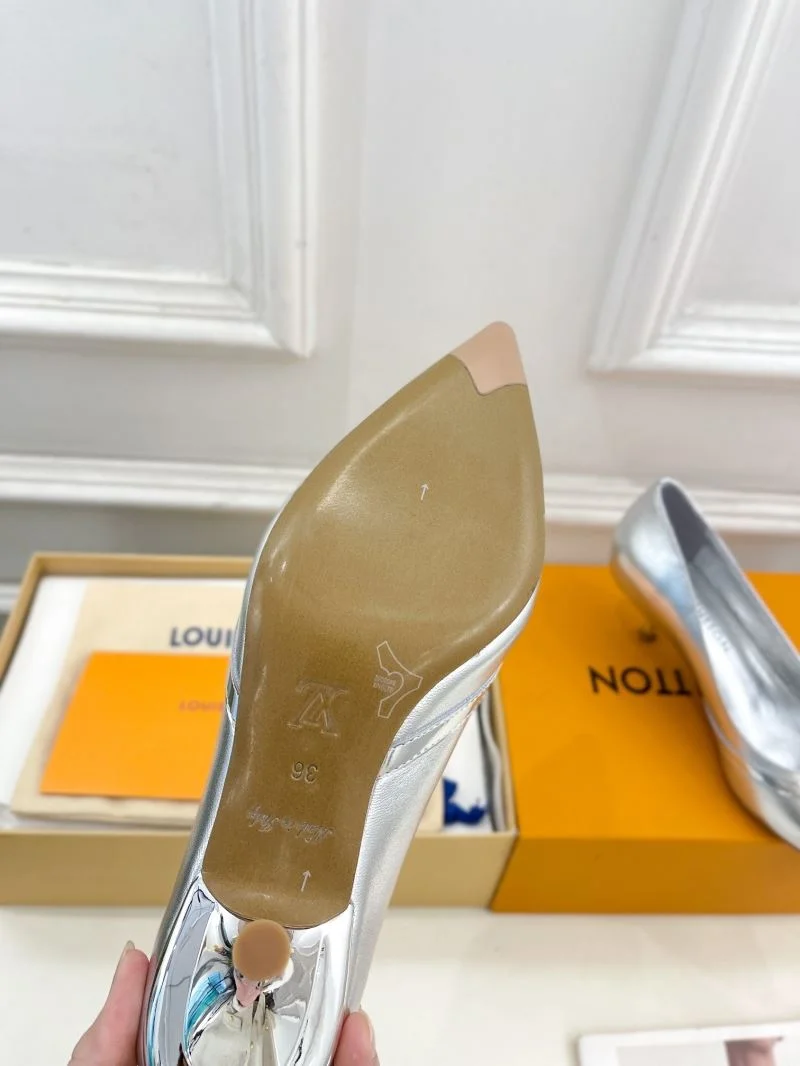 Accurate model Louis Vuitton Heeled Shoes