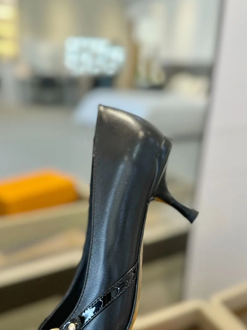 Exact replica Louis Vuitton Heeled Shoes