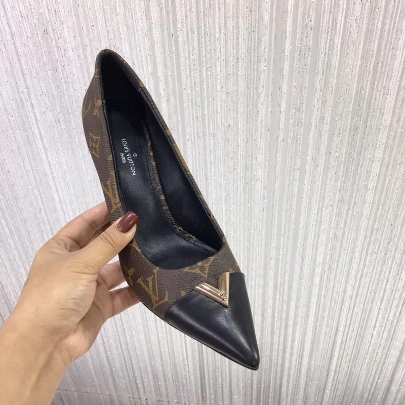 Accurate model Louis Vuitton Heeled Shoes