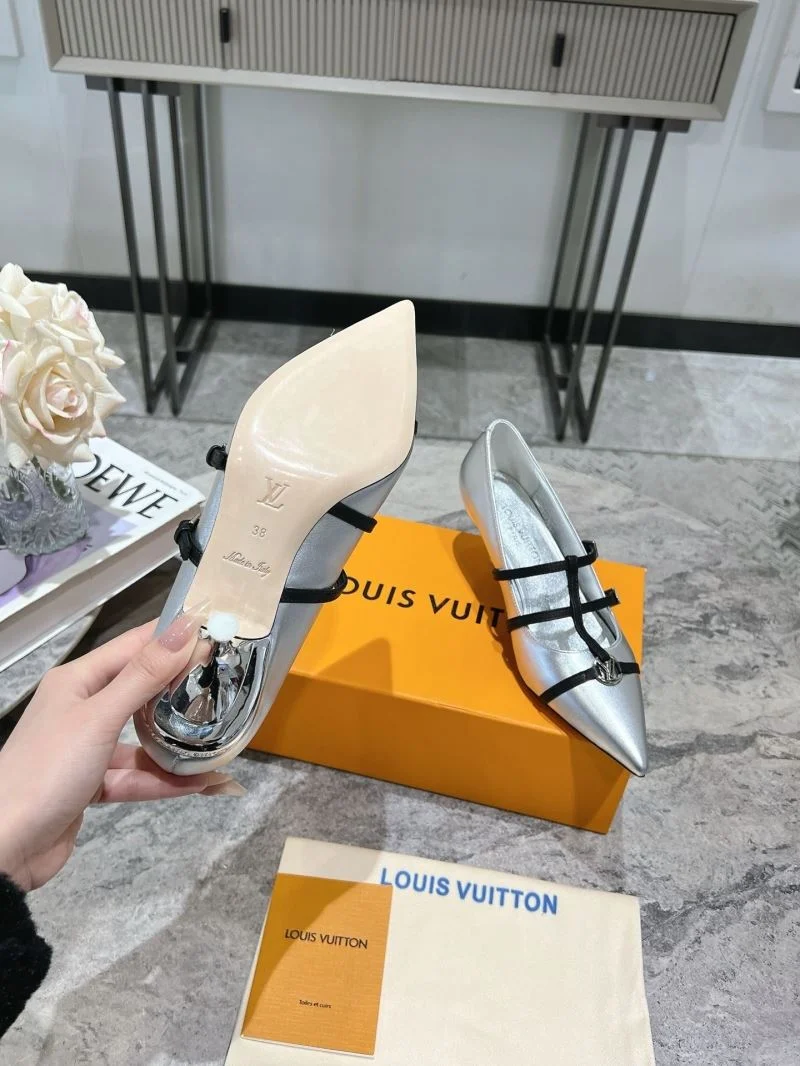 Accurate model Louis Vuitton Heeled Shoes