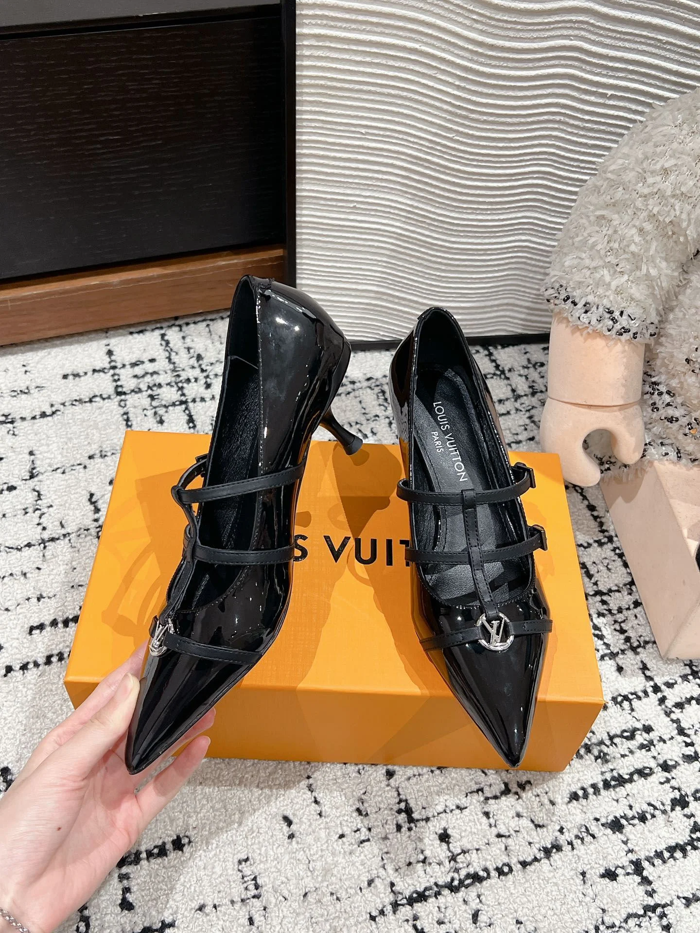 Exact replica Louis Vuitton Heeled Shoes