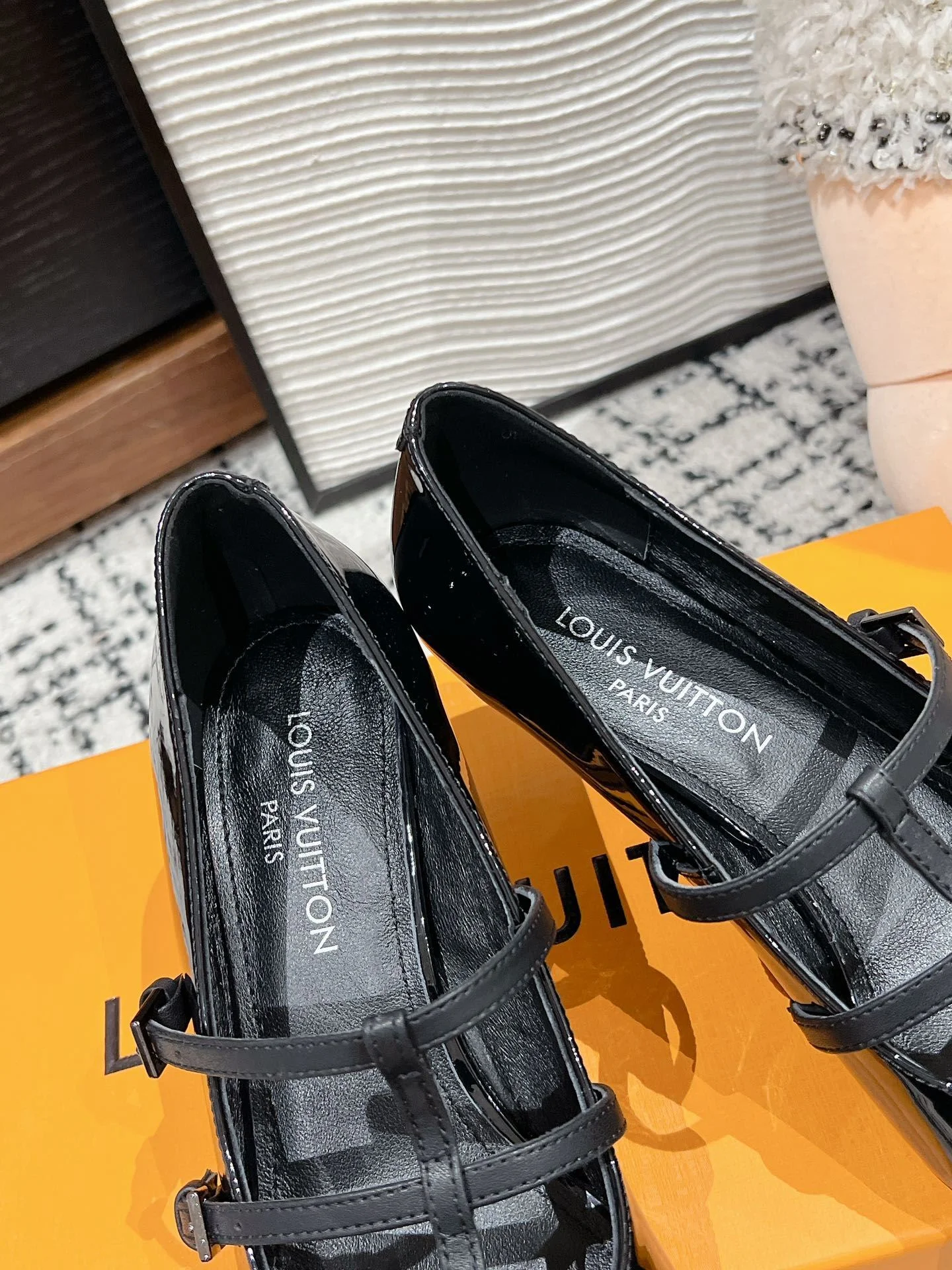 Exact replica Louis Vuitton Heeled Shoes