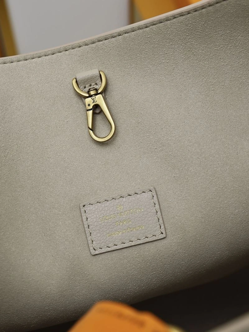 Top match Louis Vuitton Hobo Bags
