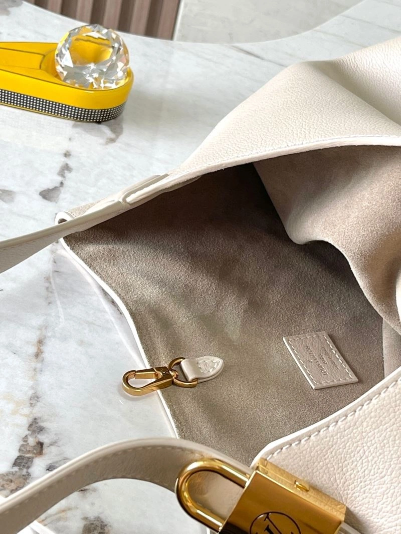 Factory-made Louis Vuitton Hobo Bags