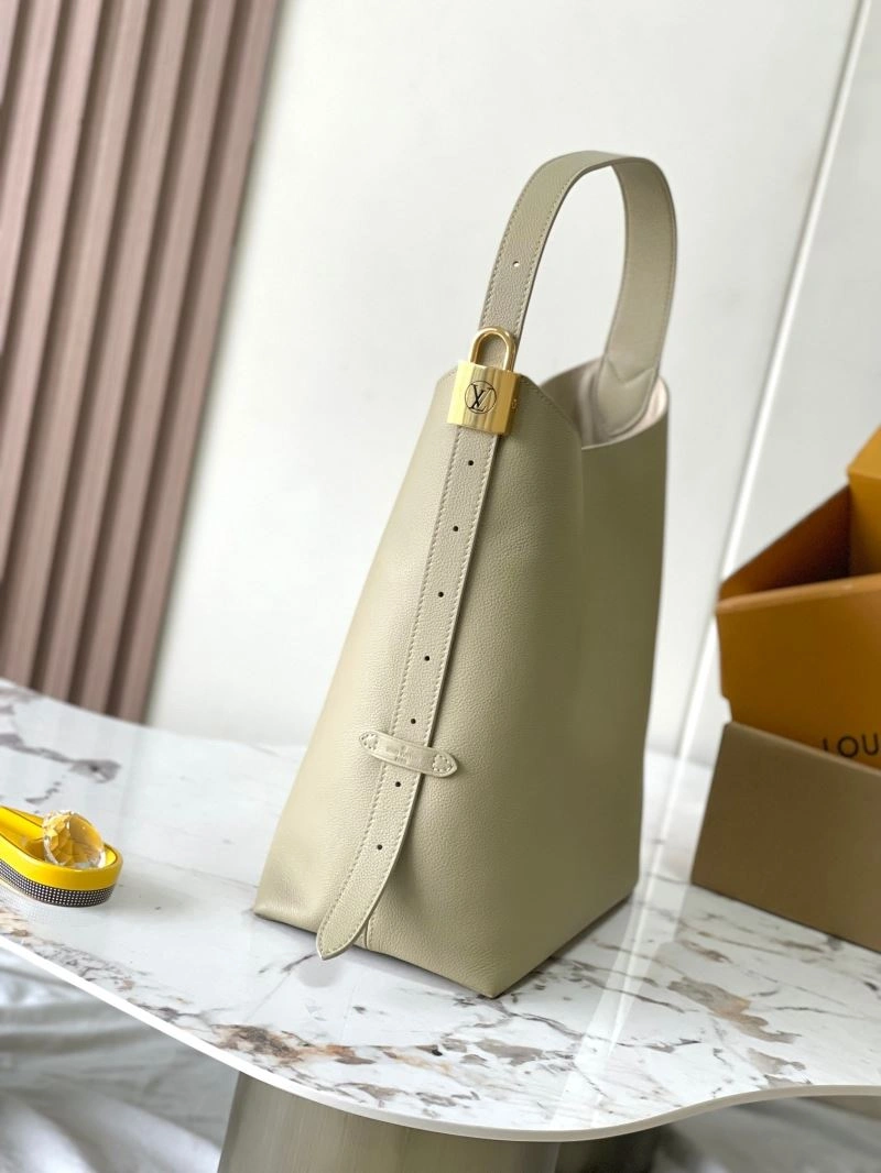 Factory-made Louis Vuitton Hobo Bags