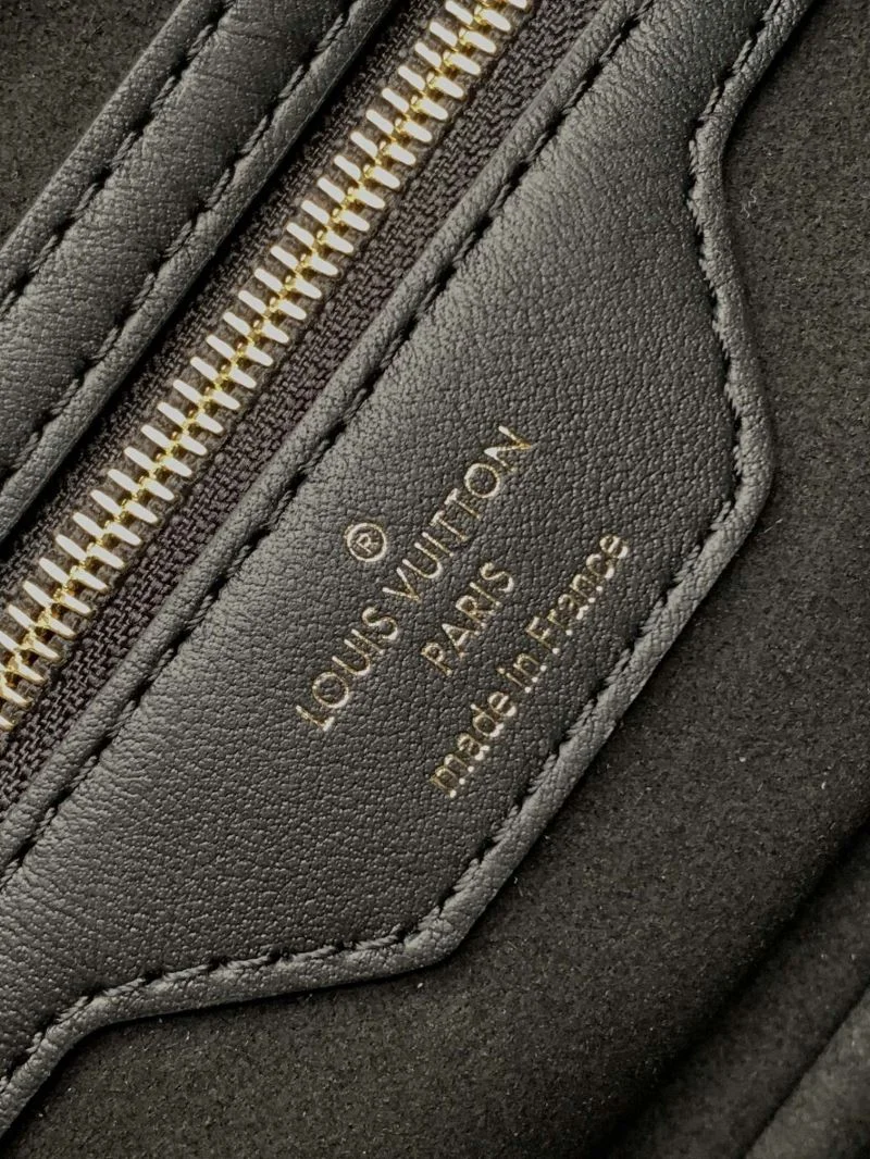 Bargain Louis Vuitton Hobo Bags