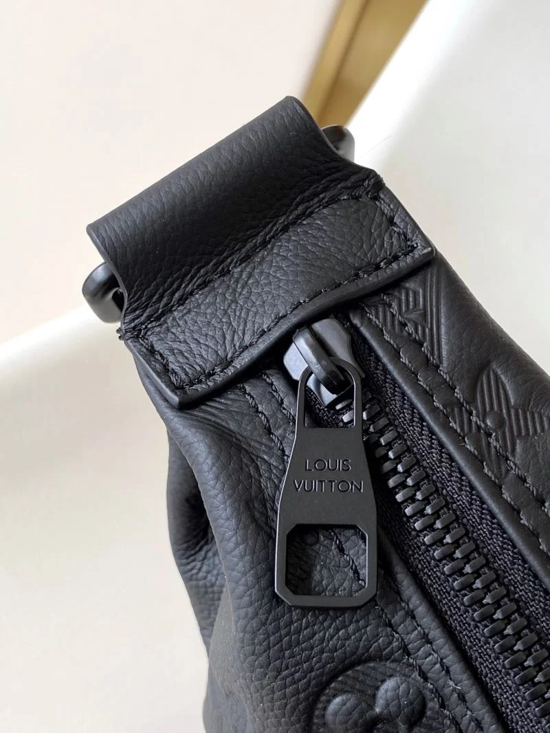 Top mirror Louis Vuitton Hobo Bags