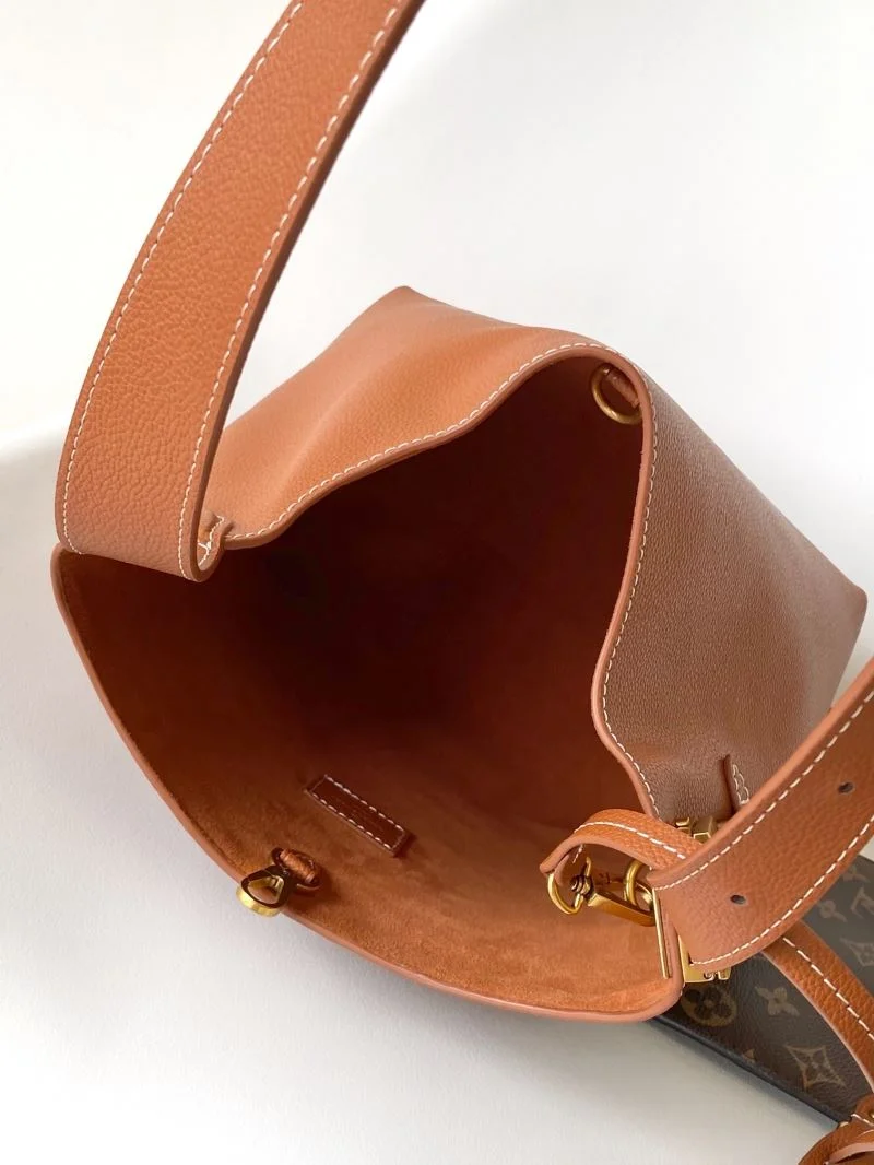 Low-cost Louis Vuitton Hobo Bags