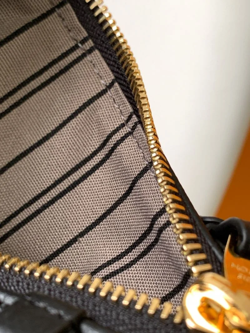 Inexpensive Louis Vuitton Hobo Bags