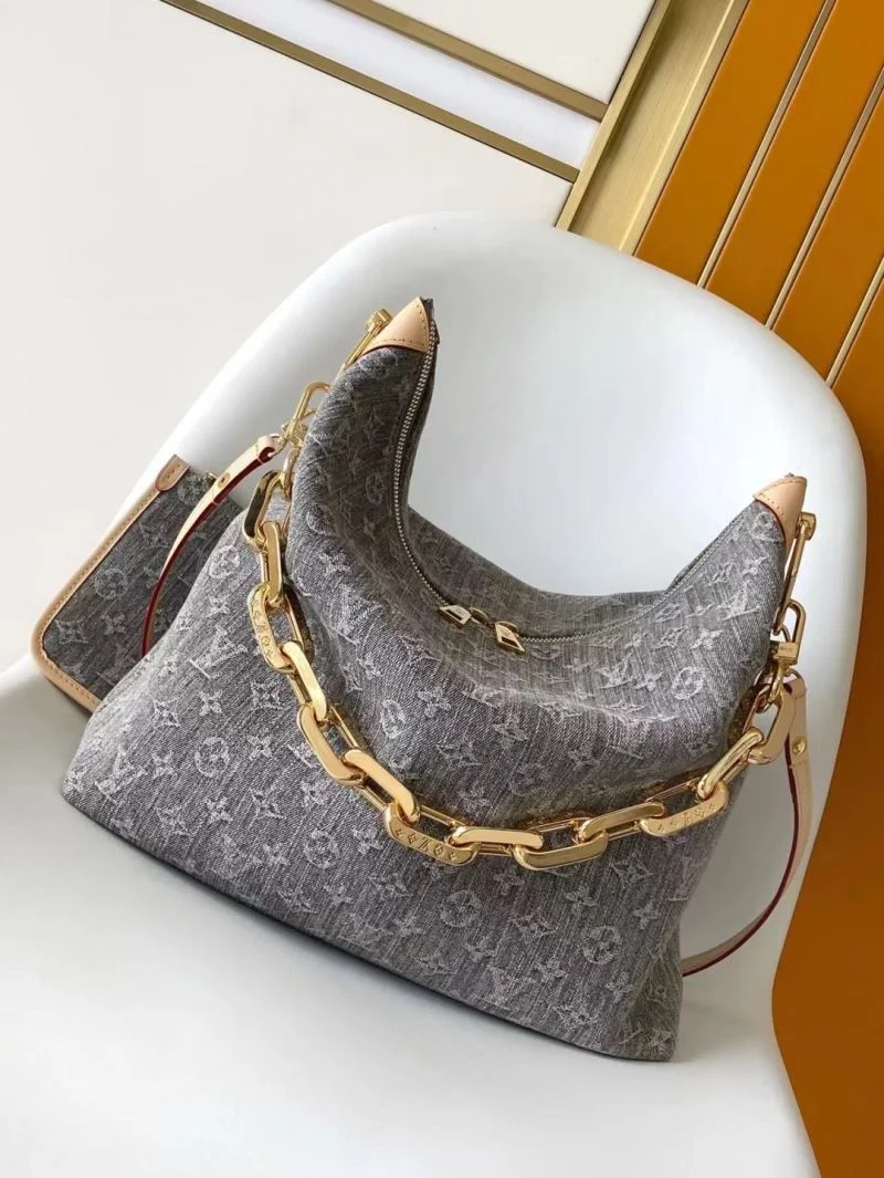 Louis Vuitton Hobo Bags