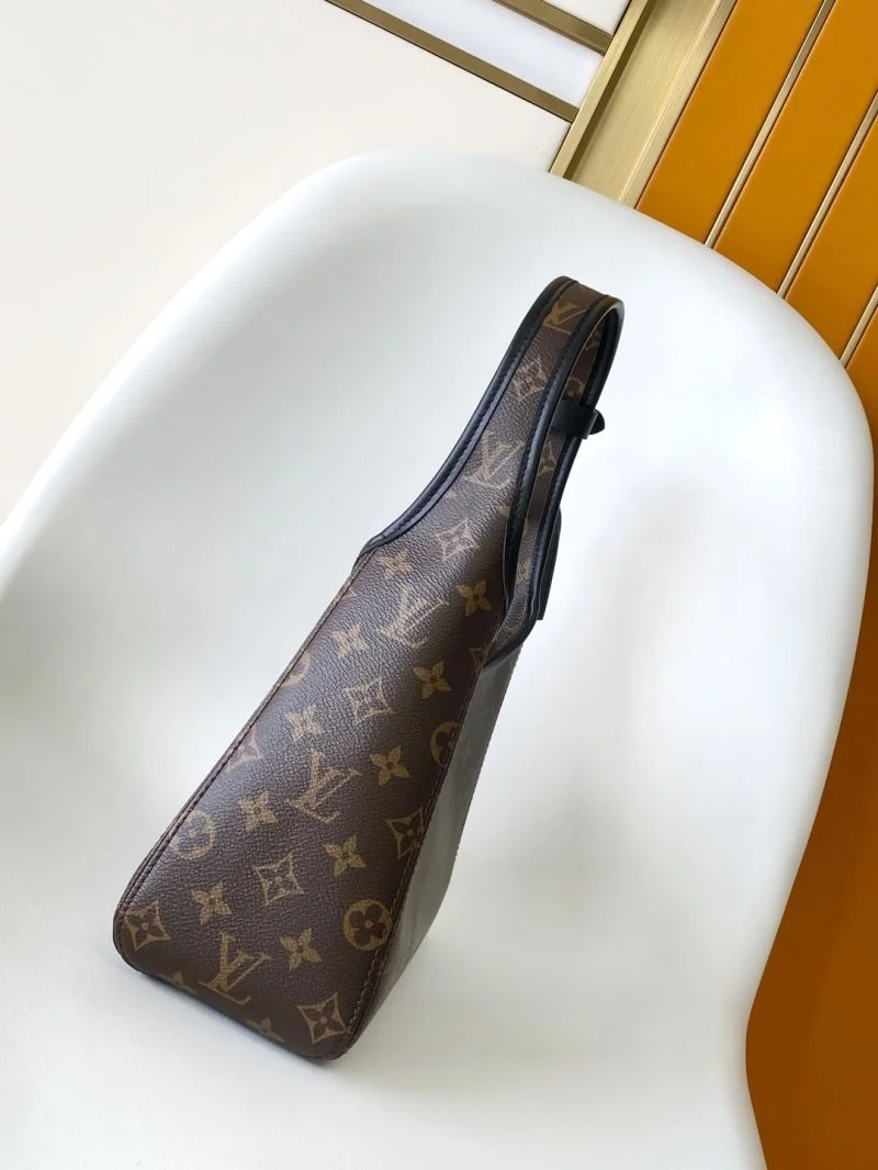 Exact replica Louis Vuitton Hobo Bags