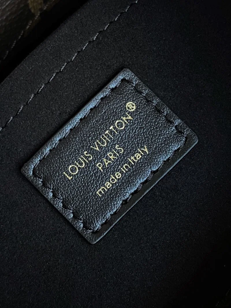 Exact replica Louis Vuitton Hobo Bags