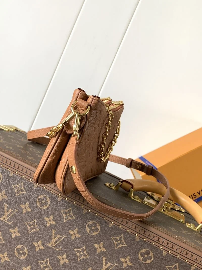 Top match Louis Vuitton Hobo Bags