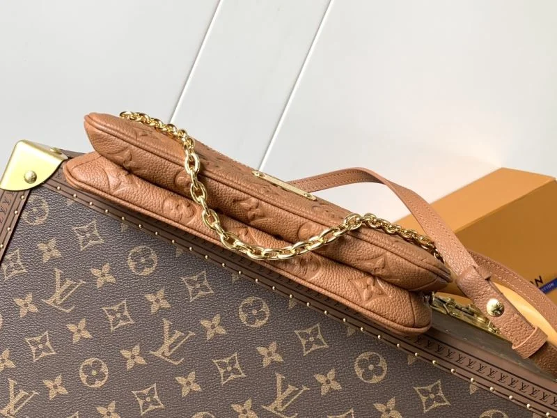 Top match Louis Vuitton Hobo Bags