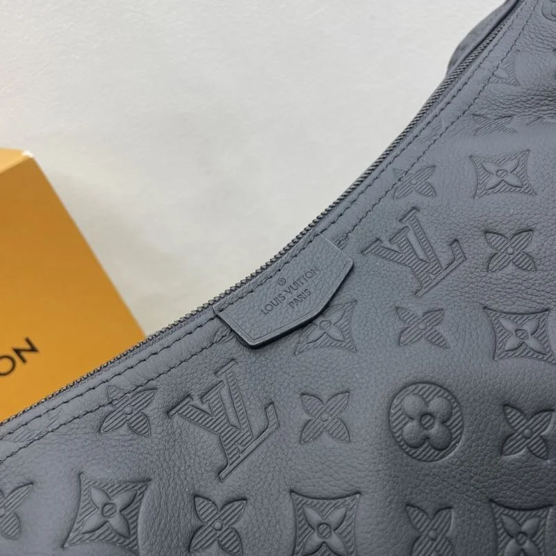 Accurate model Louis Vuitton Hobo Bags