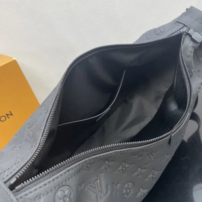 Accurate model Louis Vuitton Hobo Bags