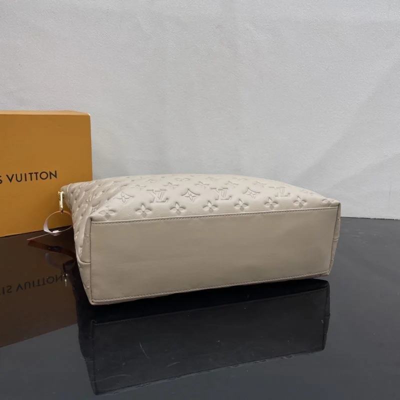 Accurate model Louis Vuitton Hobo Bags