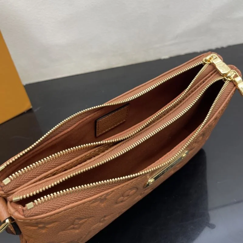 Accurate model Louis Vuitton Hobo Bags