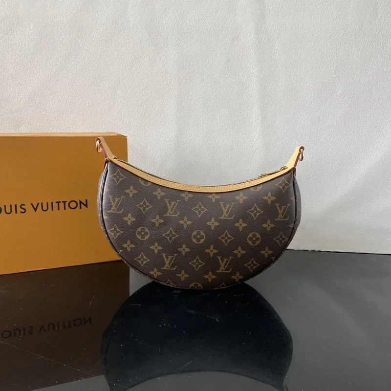 Top match Louis Vuitton Hobo Bags