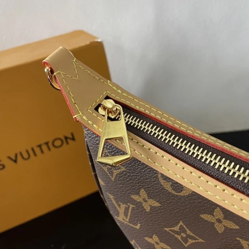 Top match Louis Vuitton Hobo Bags